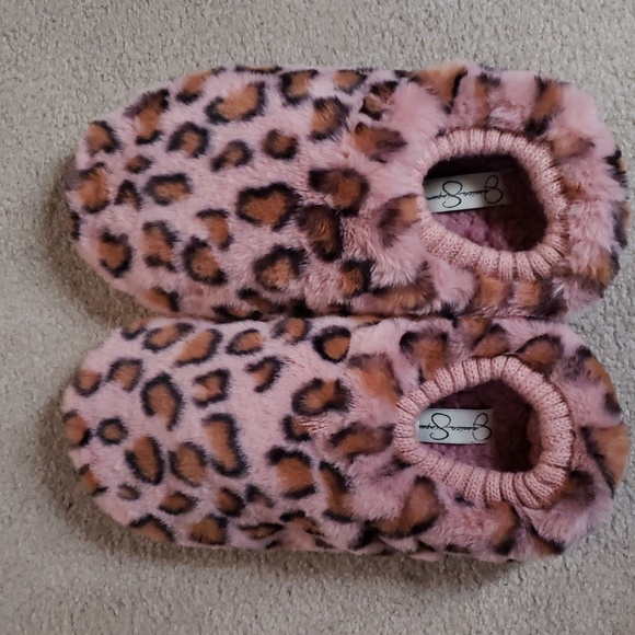 Jessica Simpson | Shoes | Jessica Simpson Leopard Furry Womens Plush ...